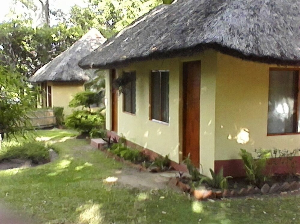 Nkhudzi Beach Lodge, Mangochi: $48 Room Prices & Reviews | Travelocity