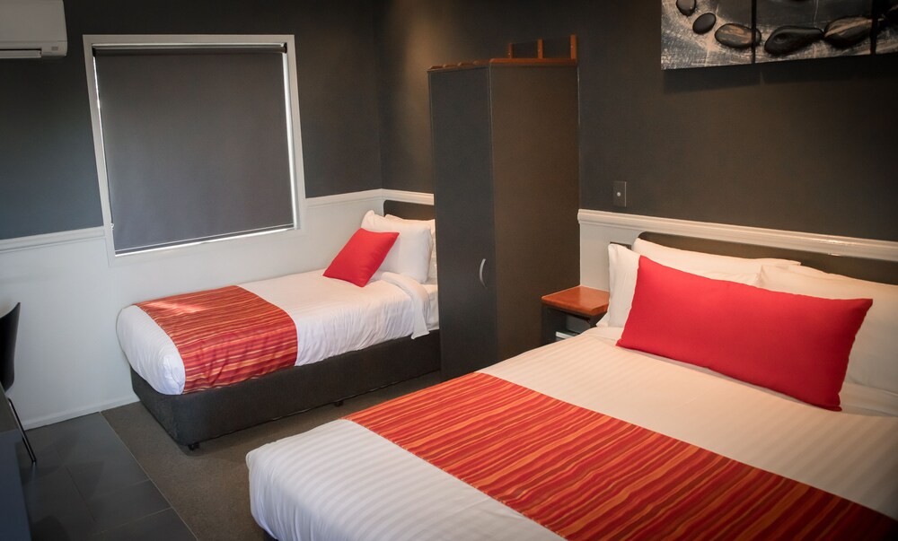 The Rocks Motel: AU$190 Deals & Reviews (Charleville, AUS) | Wotif