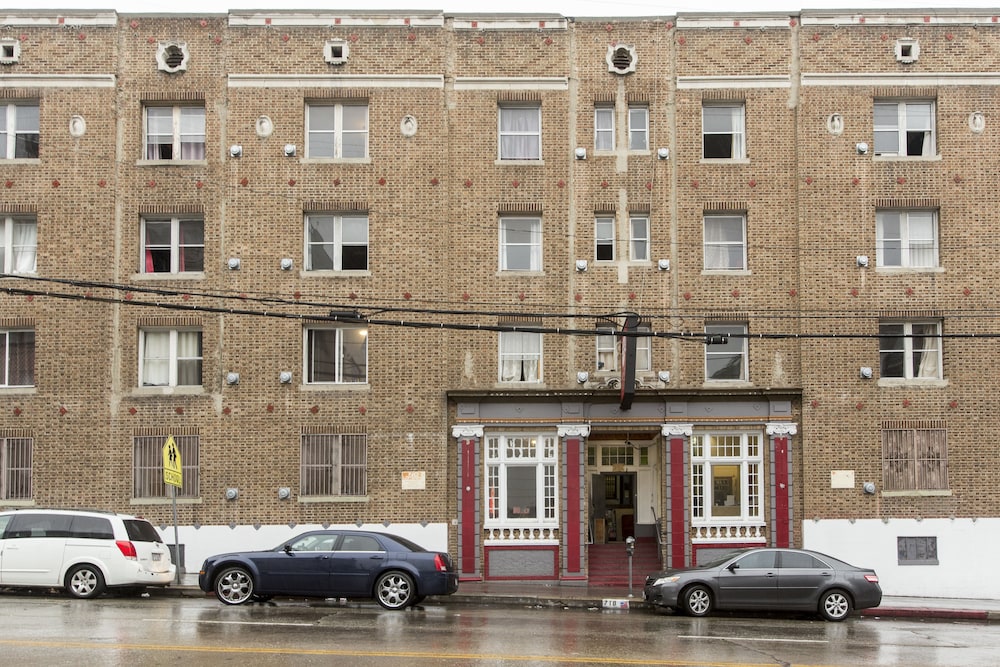 Stuart Hotel - Near Good Samaritan Hospital, Los Angeles: Room Prices ...