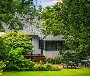 Leland Lodge in Leland, MI | Expedia