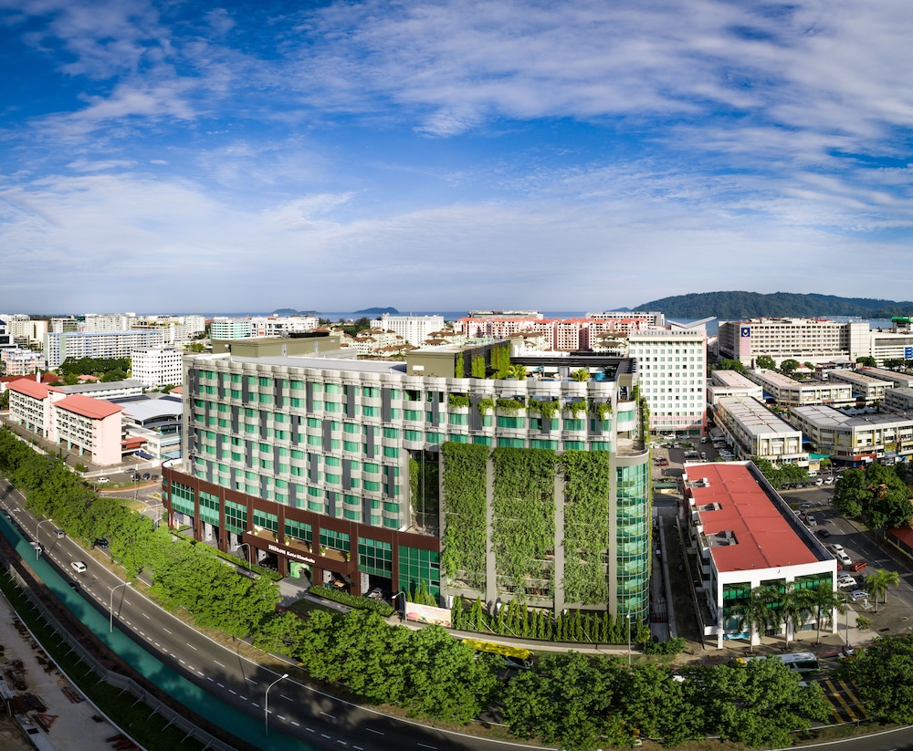 Hilton Kota Kinabalu Deals & Reviews (Kota Kinabalu, MYS) | Wotif