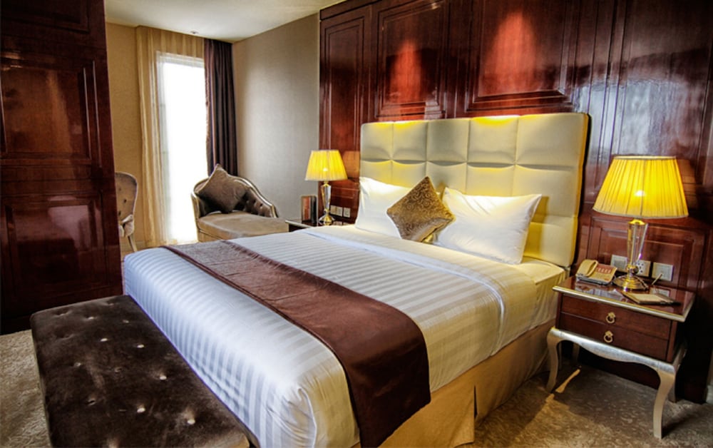 Belviu Hotel Bandung, Bandung: Room Prices & Reviews | Travelocity