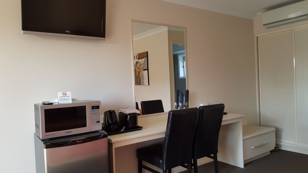 Centre Point Mid City Motor Inn: AU$125 Deals & Reviews (Warwick, AUS ...