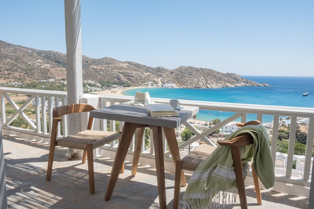Far Out Hotel & Spa, Ios: Room Prices & Reviews | Travelocity
