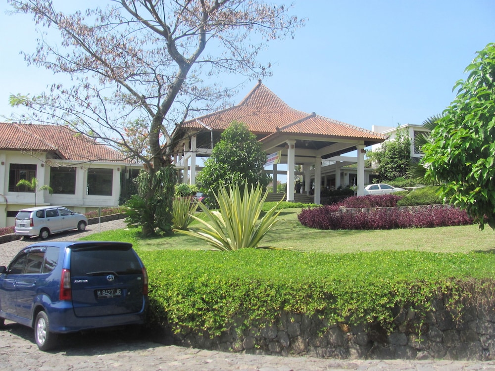 d'Emmerick Salib Putih Hotel Salatiga Deals & Reviews (Salatiga, IDN ...