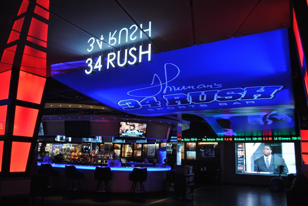 Hotel At Batavia Downs, Batavia: $118 Room Prices & Reviews | Travelocity