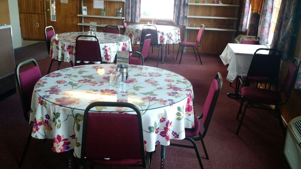 Marlinton Motor Inn, Marlinton: $80 Room Prices & Reviews | Travelocity