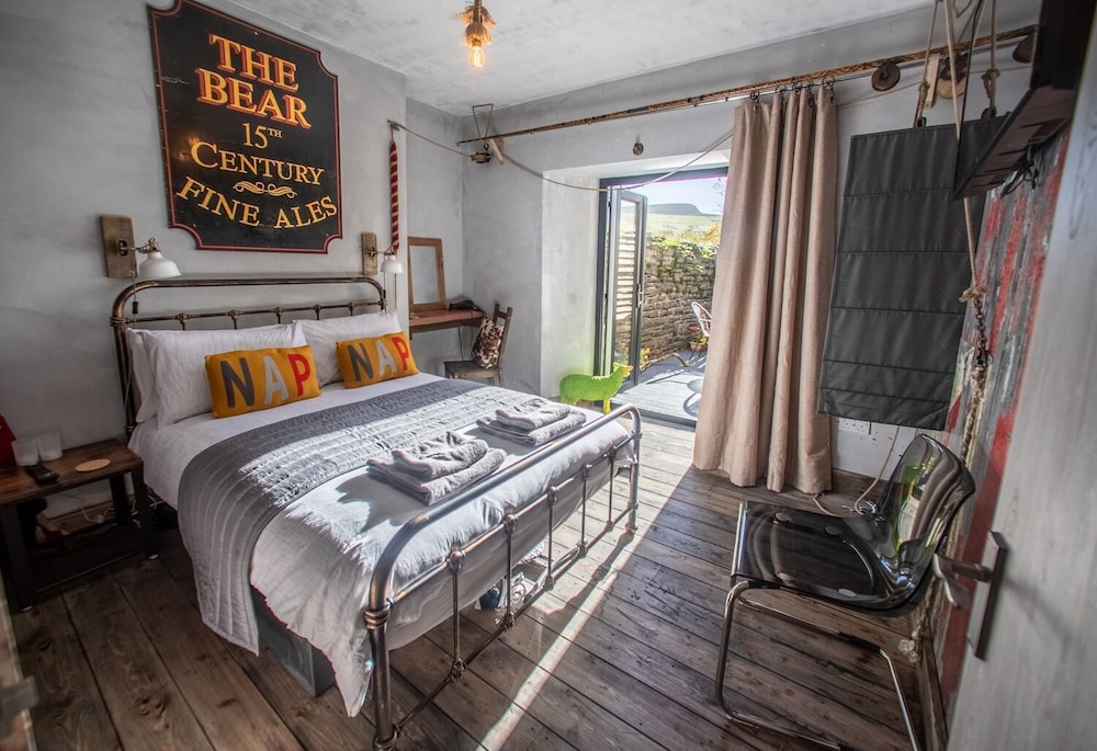 James Place @ Dowlais Reviews, Deals & Photos 2025 - vrbo.com