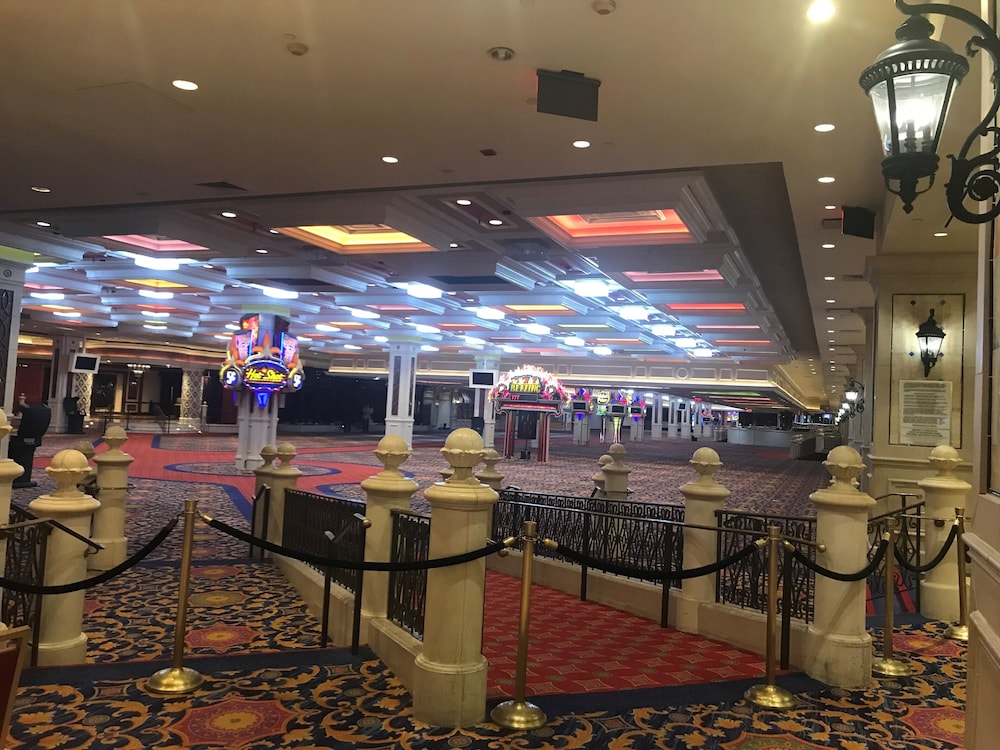 Showboat Hotel, Atlantic City: $62 Room Prices & Reviews | Travelocity