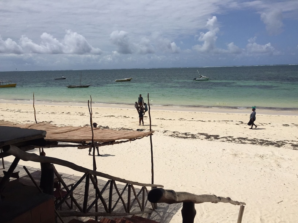 Ziwa Beach Resort in Mombasa | Hotel Rates & Reviews on Orbitz