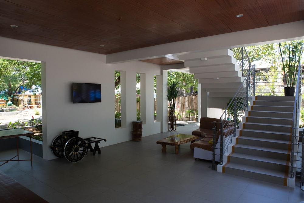 Karancho Beach House in Lapu-Lapu | Best Rates & Deals on Orbitz