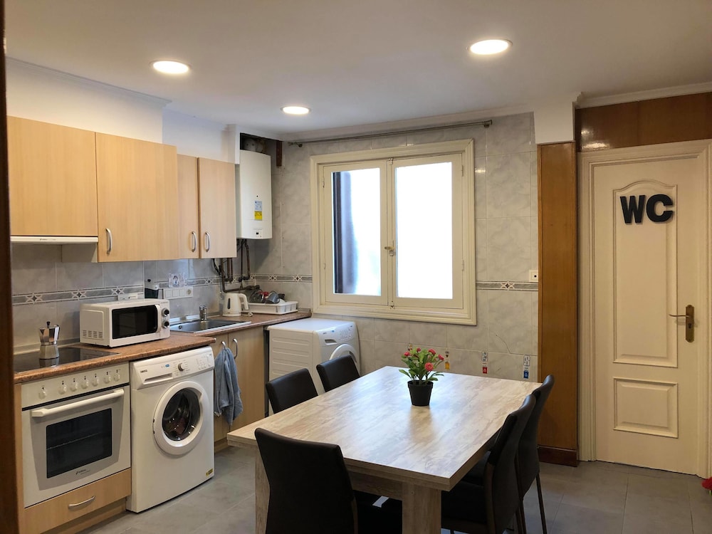 San Sebastian Holiday Guesthouse: Deals & Reviews (San Sebastián, ESP ...