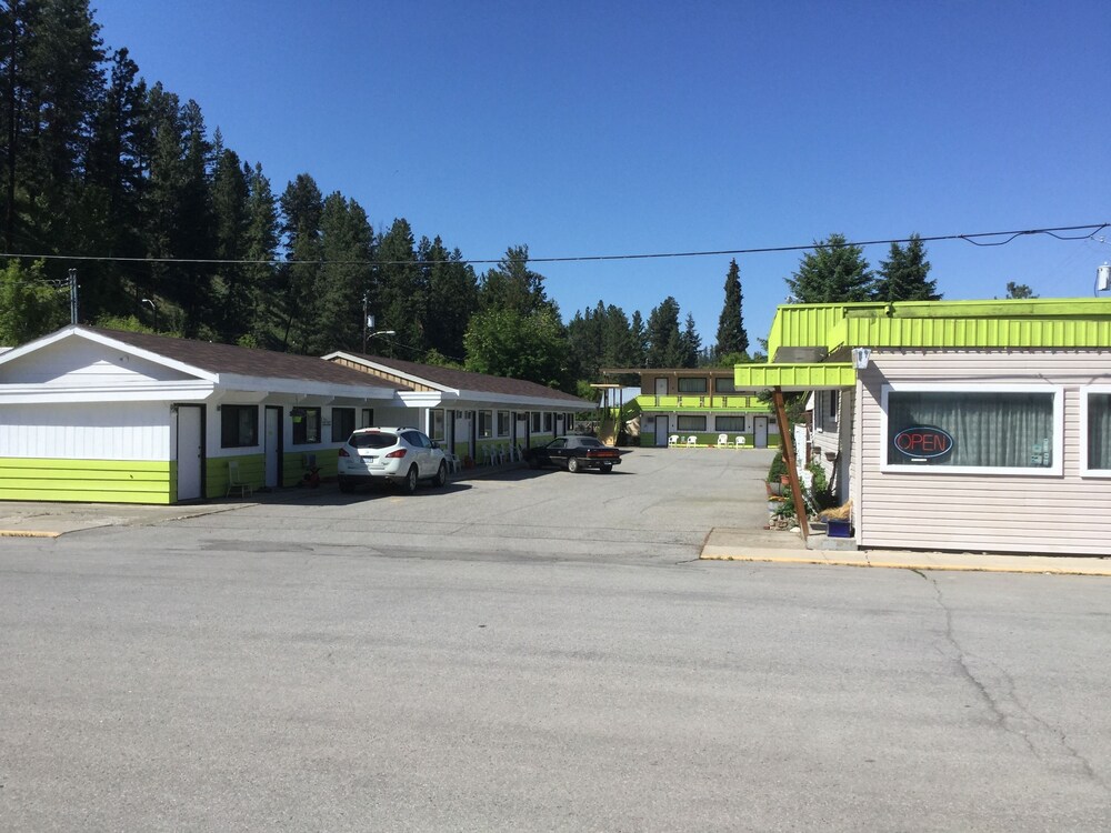 Cedars Motel in Princeton | Best Rates & Deals on Orbitz