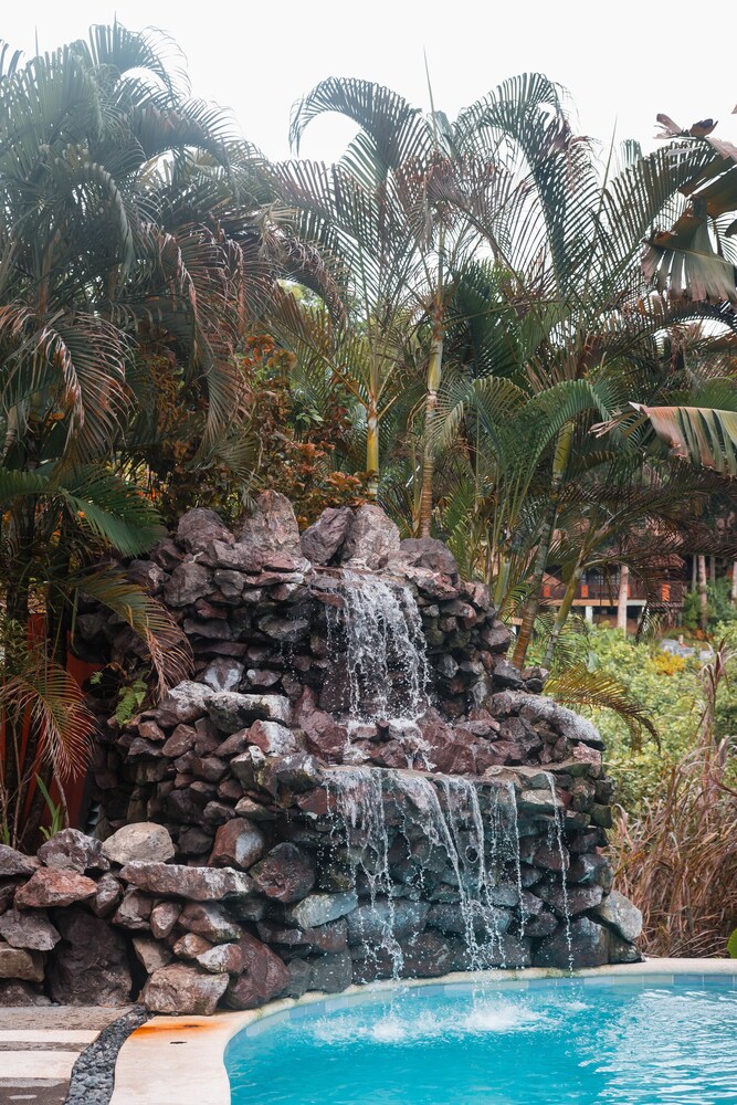 Damires Hills Tierra Verde, Janiuay: Room Prices & Reviews | Travelocity