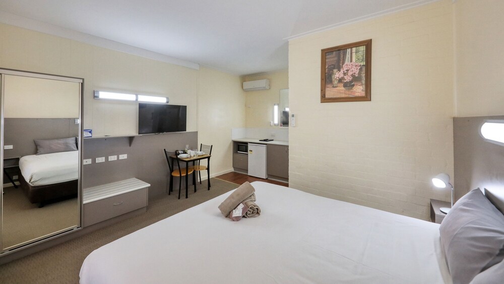 Bishops Lodge Narrandera: AU$123 Deals & Reviews (Narrandera, AUS) | Wotif