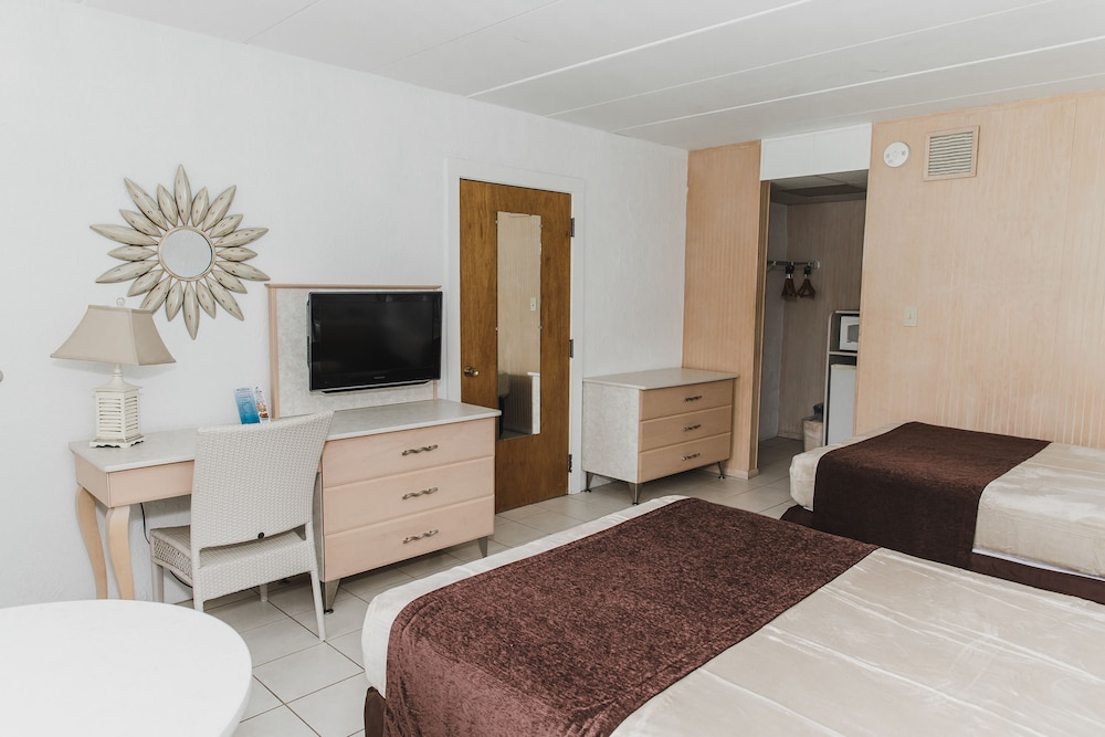 AA Heart of Wildwood Motels in Wildwood | Best Rates & Deals on Orbitz