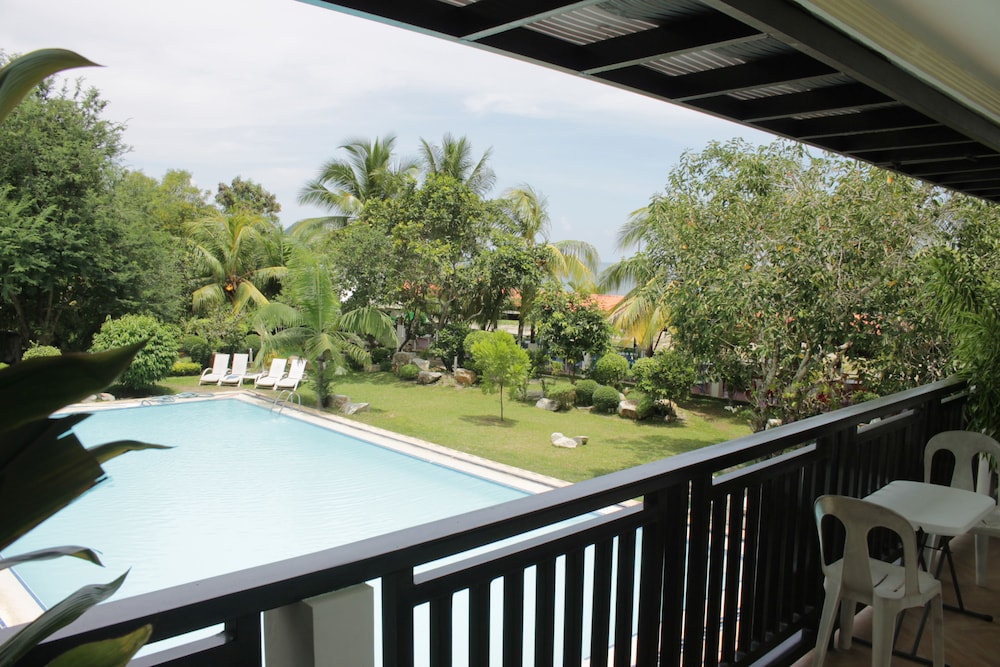 Jamont Hotel in Sipalay | Best Rates & Deals on Orbitz