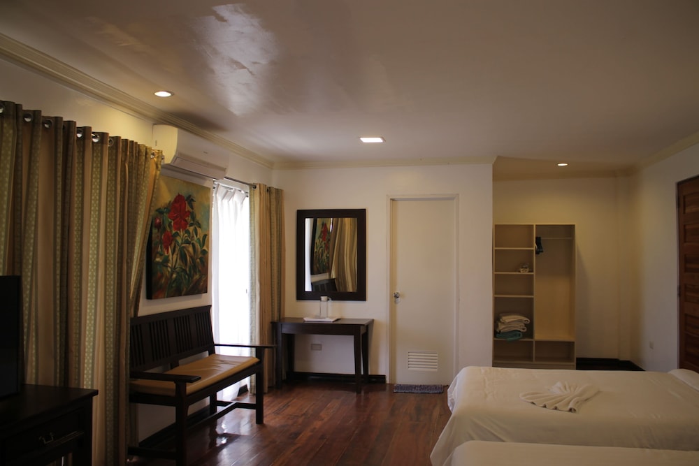 Jamont Hotel in Sipalay | Best Rates & Deals on Orbitz