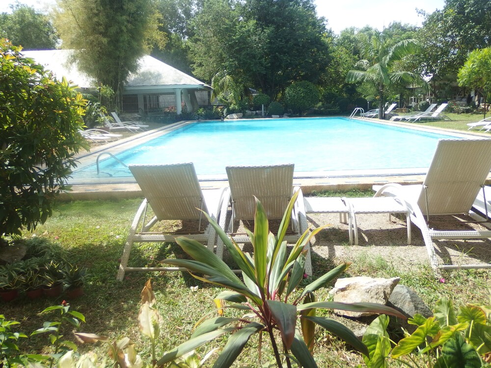 Jamont Hotel in Sipalay | Best Rates & Deals on Orbitz