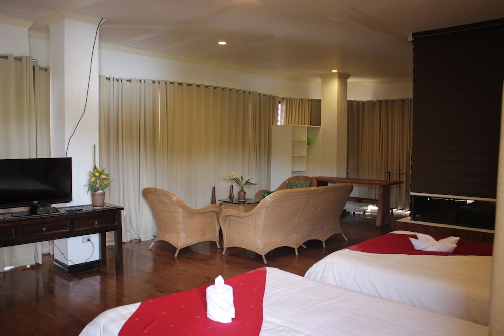 Jamont Hotel in Sipalay | Best Rates & Deals on Orbitz