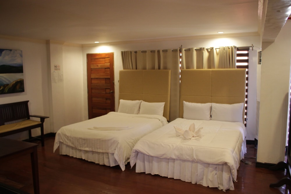 Jamont Hotel in Sipalay | Best Rates & Deals on Orbitz