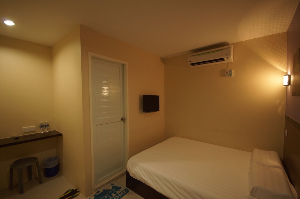 One Point Hotel - RH Plaza: AU$21 Deals & Reviews (Kuching, MYS) | Wotif