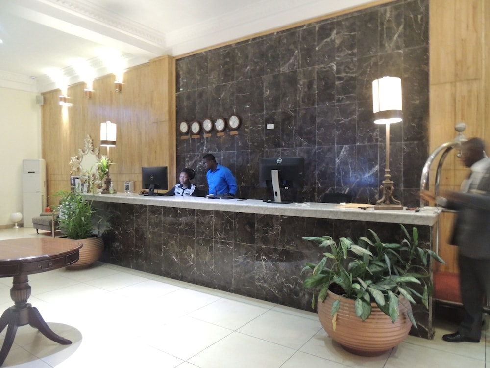 Bella Casa Hotel, Monrovia: $100 Room Prices & Reviews | Travelocity