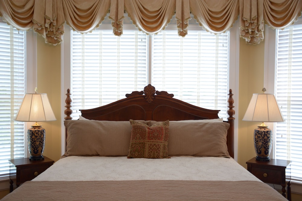 Bluff View Inn in Chattanooga | Best Rates & Deals on Orbitz