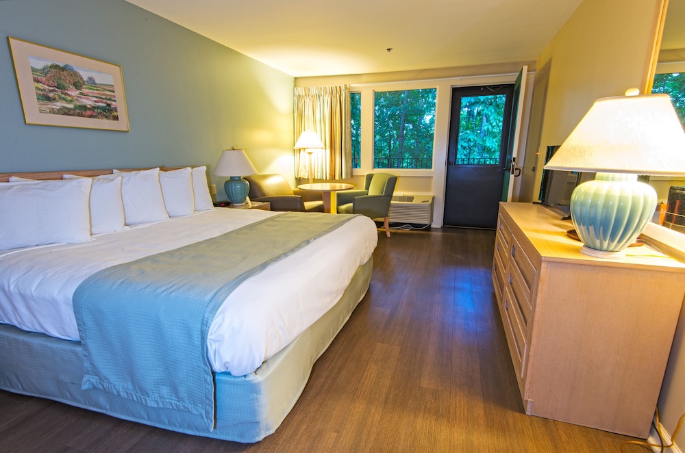 Dale Hollow Lake State Resort Park: AU$147 Deals & Reviews (Burkesville ...