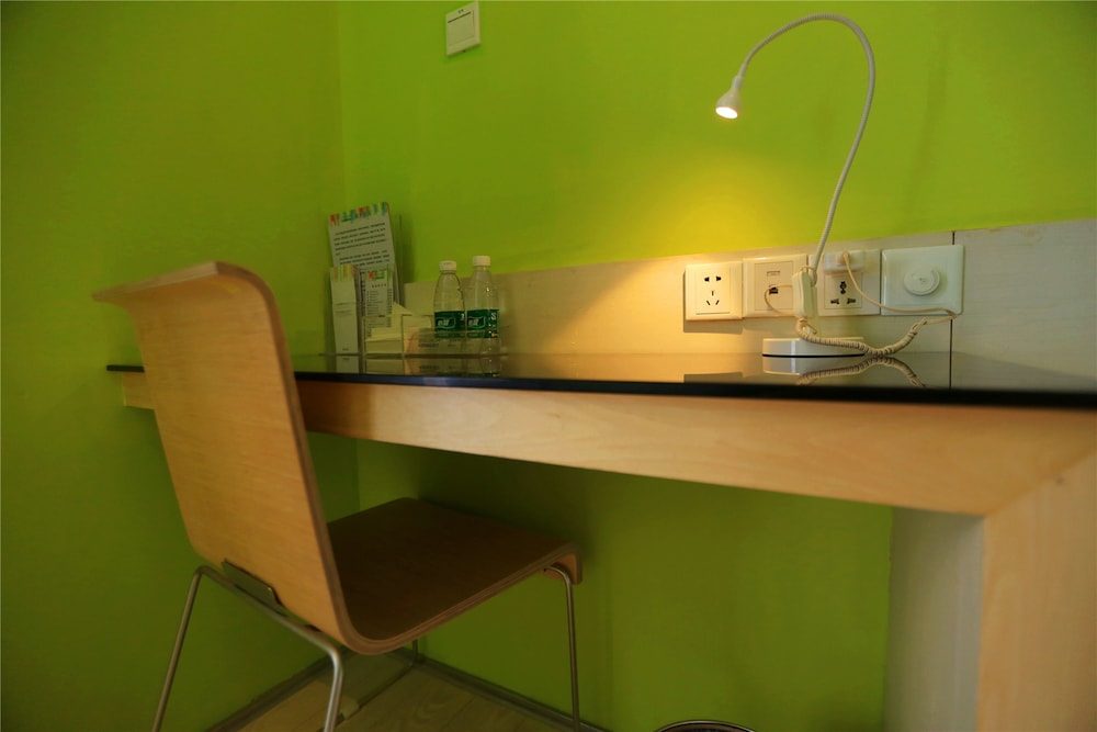 Colour Inn Shenzhen Shekou Branch: Deals & Reviews (Shenzhen, CHN) | Wotif