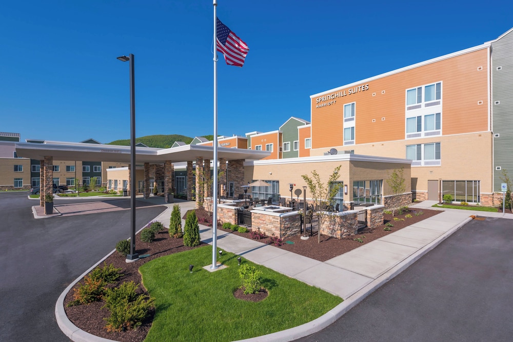 SpringHill Suites by Marriott Fishkill in Fishkill | Best Rates & Deals ...