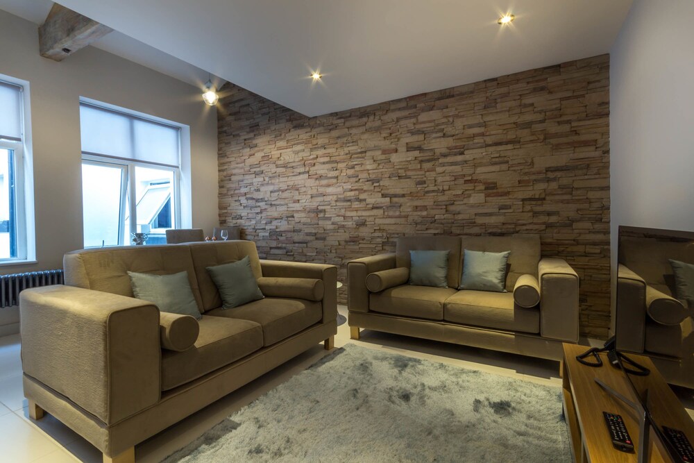 Mansio Suites Basinghall in Leeds | Best Rates & Deals on Orbitz