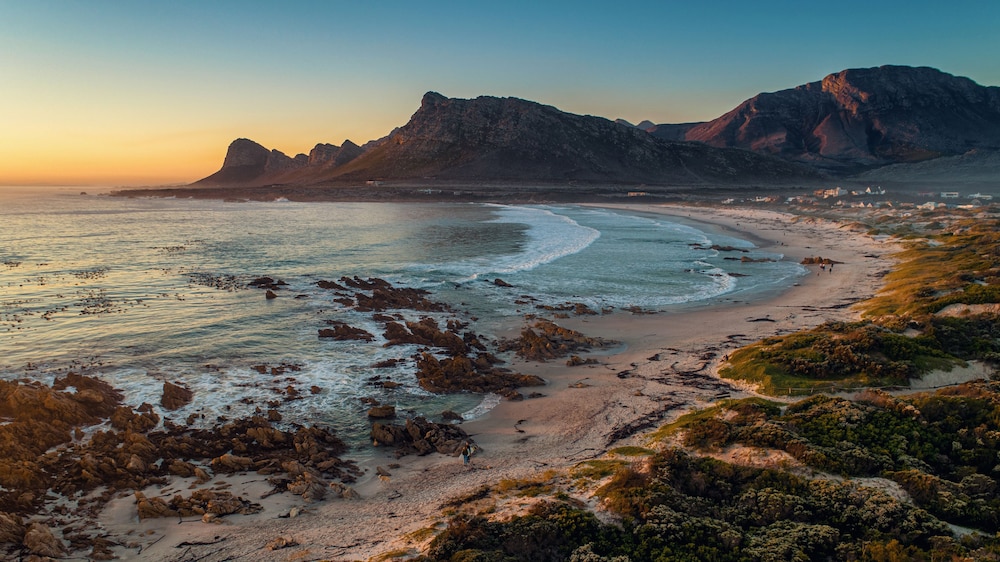 Pringle Bay Beach House by Raw Africa Boutique Collection in Pringle ...