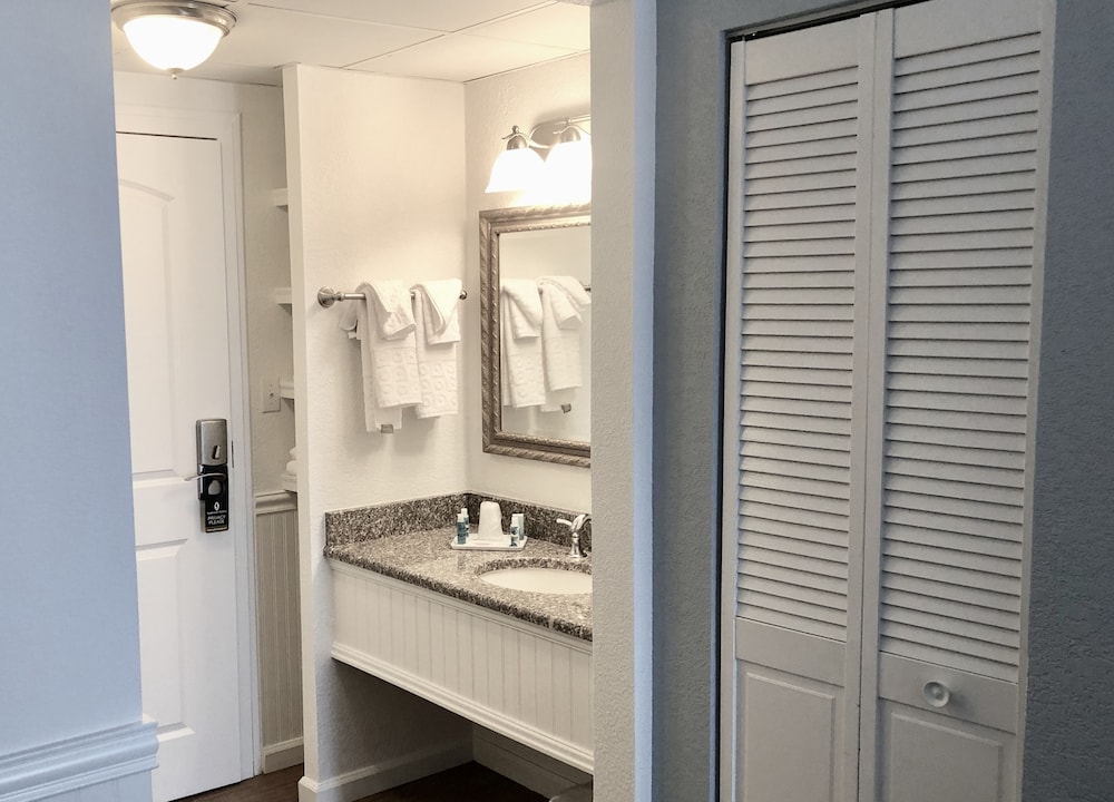 Atlantic View Hotel in Dewey Beach | Best Rates & Deals on Orbitz