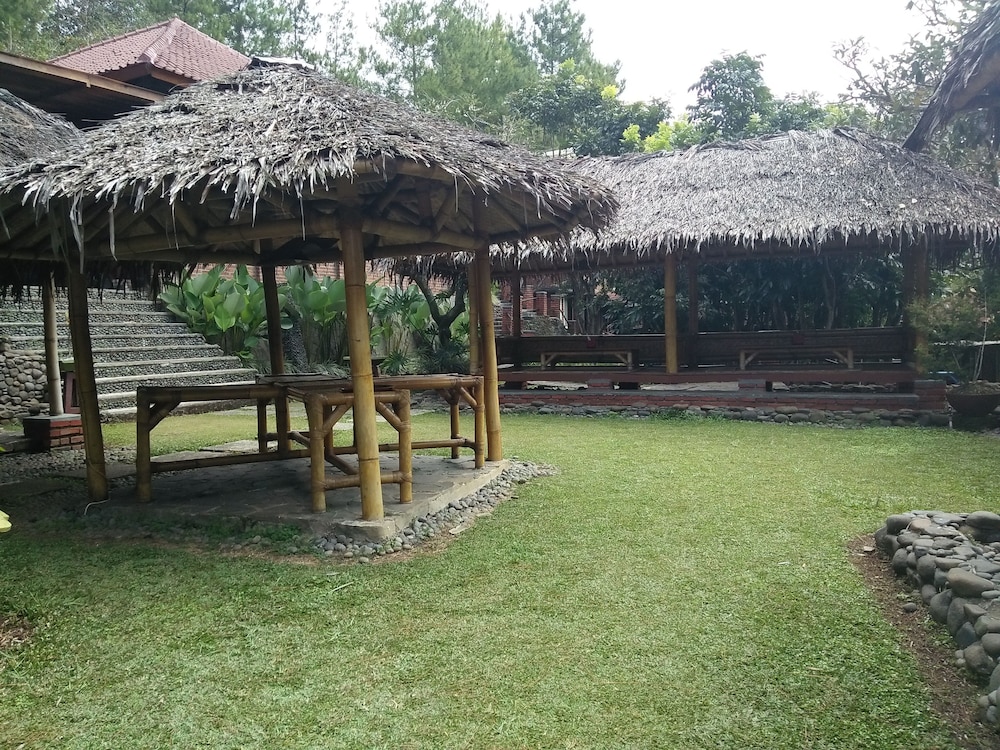 Bukit Alamanda Resort & Resto in Garut | Best Rates & Deals on Orbitz