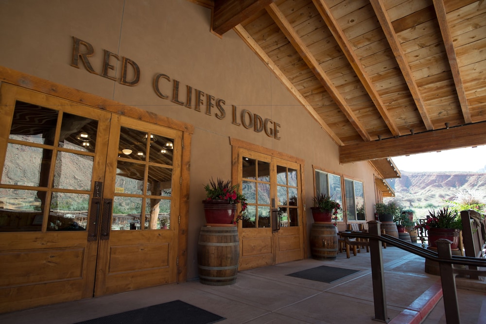 Red Cliffs Lodge, Moab: $220 Room Prices & Reviews | Travelocity