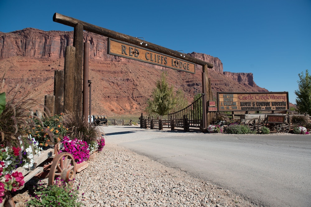 Red Cliffs Lodge, Moab: Room, Prices & Reviews | Travelocity