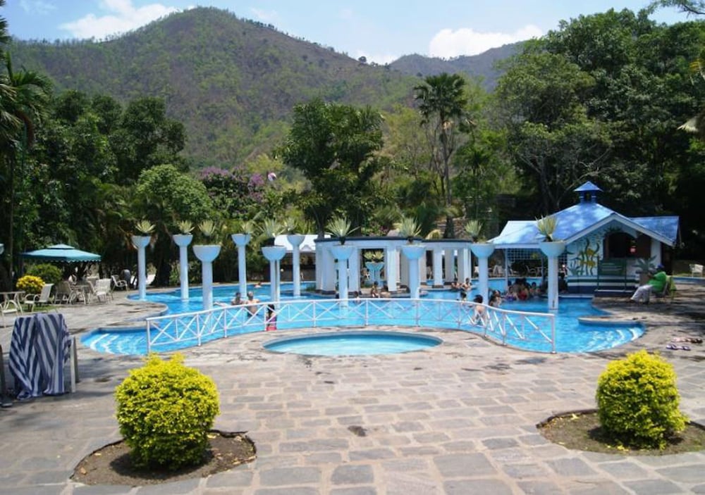 Riverside Spring Resort, Kurintar: Room Prices & Reviews | Travelocity