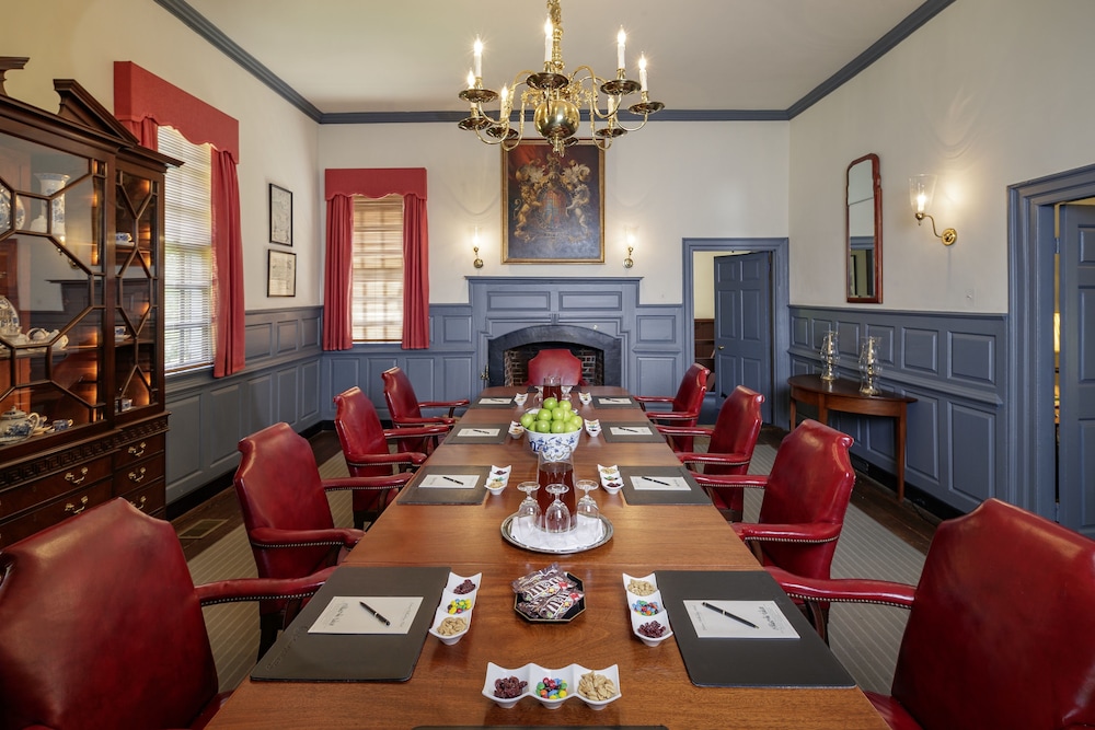 Colonial Houses, an Official Colonial Williamsburg Hotel in ...