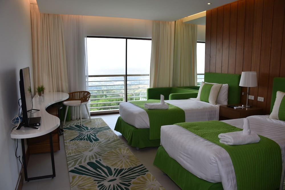 Timberland Highlands Resort in Manila | Best Rates & Deals on Orbitz