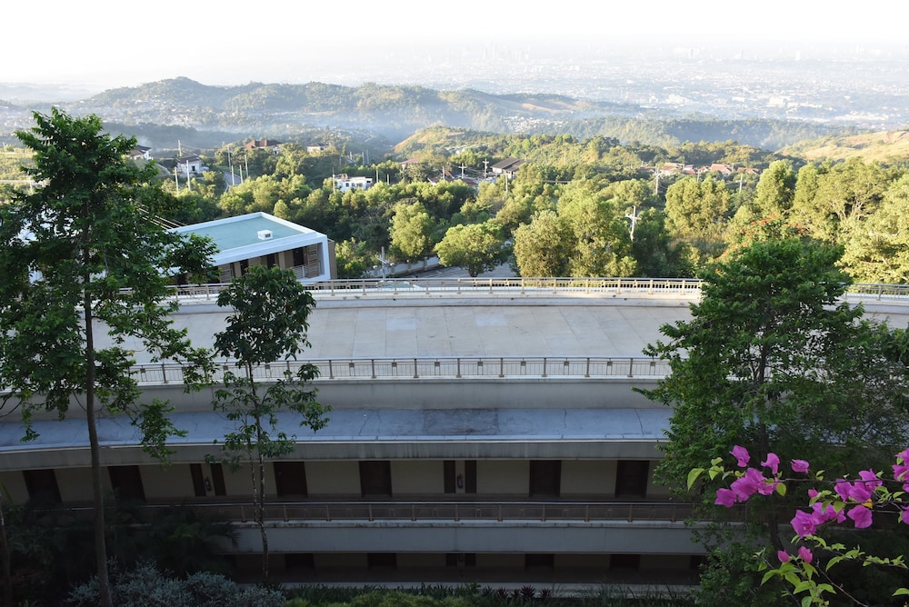 Timberland Highlands Resort Deals & Reviews (Manila, PHL) | Wotif