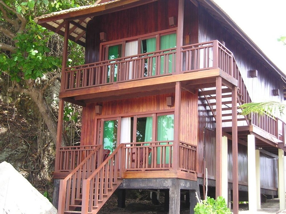 Gem Island Resort & Spa, Gemia Island: Room Prices & Reviews | Travelocity