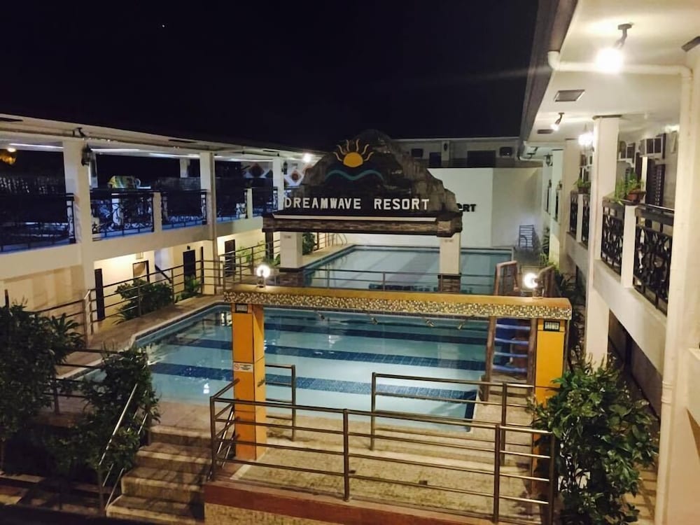Dreamwave Resort Pansol in Calamba | Best Rates & Deals on Orbitz