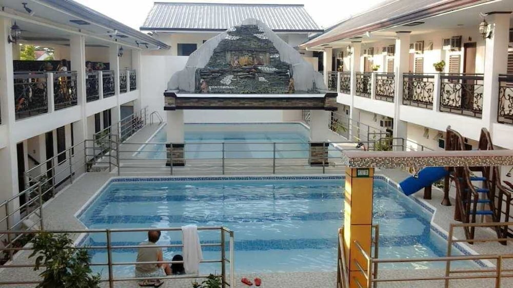 Dreamwave Resort Pansol in Calamba | Best Rates & Deals on Orbitz