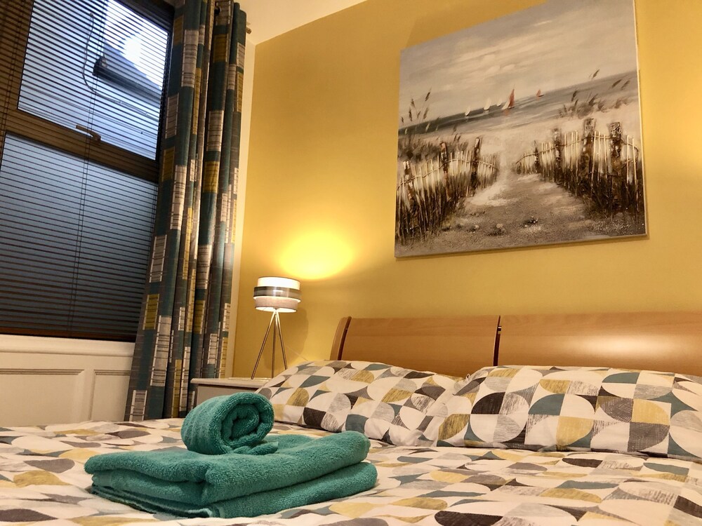 Portrush Holiday Rentals Reviews, Deals & Photos 2026 - Vrbo