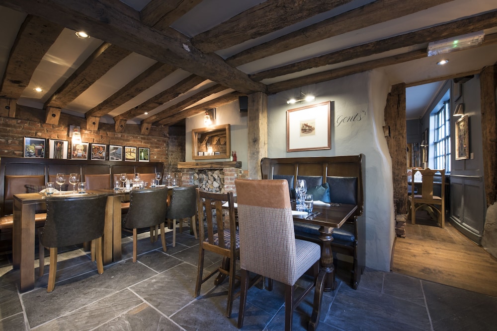 The Ostrich Inn in Slough | Best Rates & Deals on Orbitz