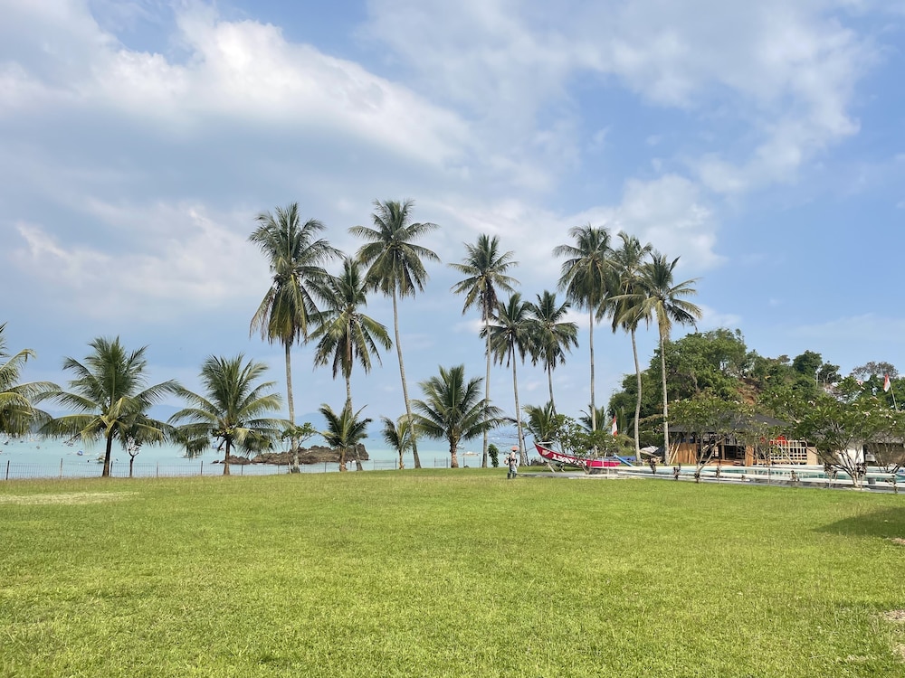 Legon Pari Beach Resort in Cisolok | Best Rates & Deals on Orbitz