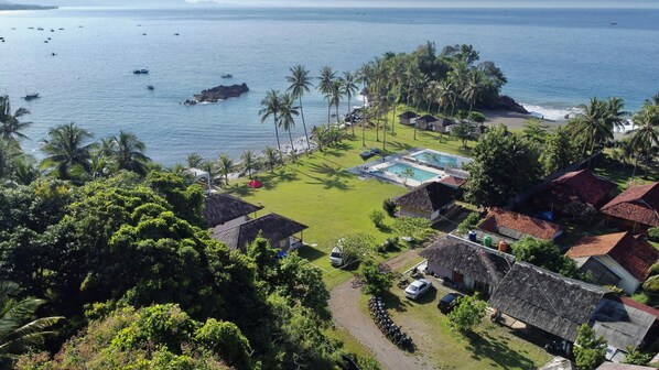 Legon Pari Beach Resort en Cisolok - Hotels.com