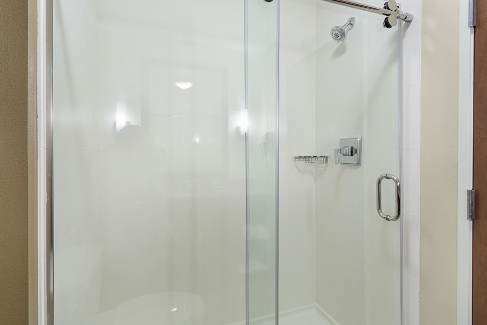 Comfort Inn & Suites in Zachary | Best Rates & Deals on Orbitz