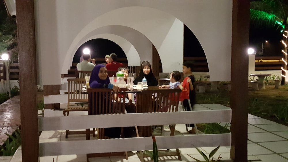 AL-Safina Kijal Beach Resort in Kijal | Best Rates & Deals on Orbitz